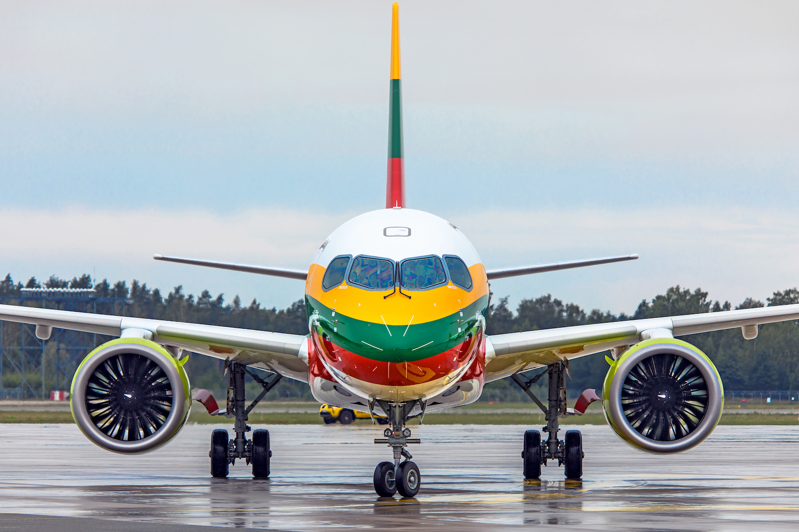 airBaltic Makes Play for Foreign Pilots