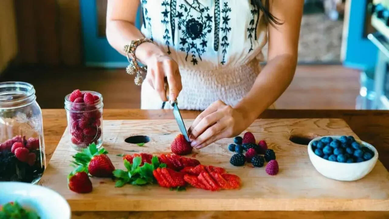 Diabetes and prediabetes: 10 fruits that don't spike blood sugar level
