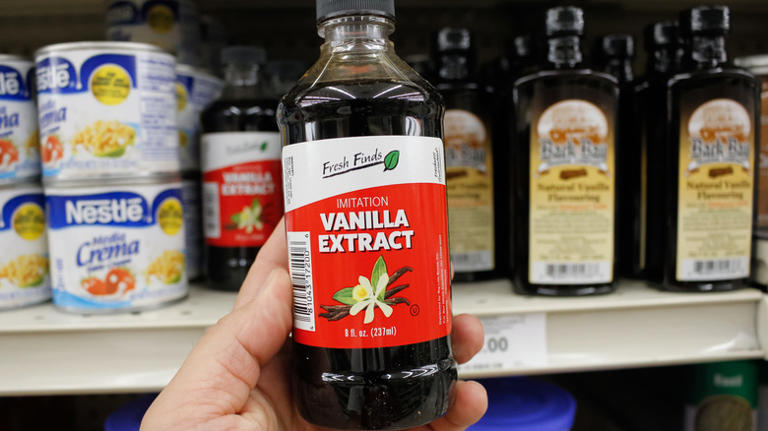 Here's When Imitation Vanilla Is Actually Better To Use Than Real Vanilla