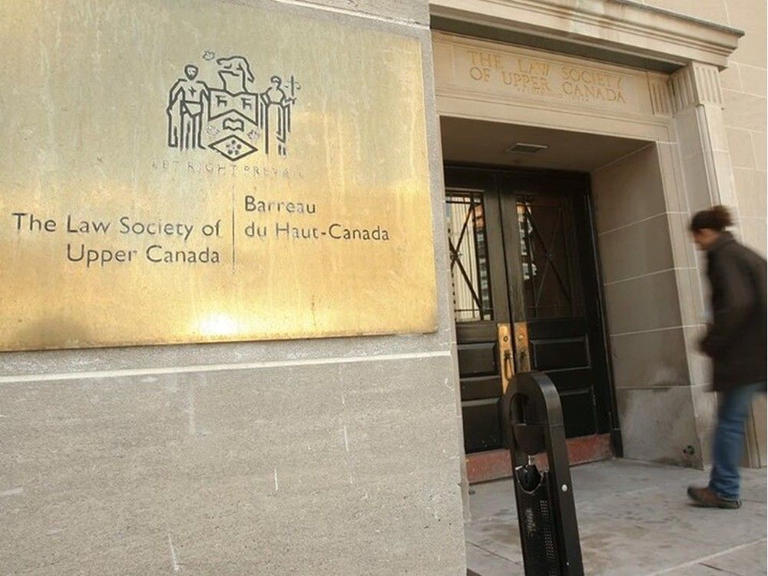 'Naive' Toronto cop turned lawyer helped scammers launder $1.7 million ...