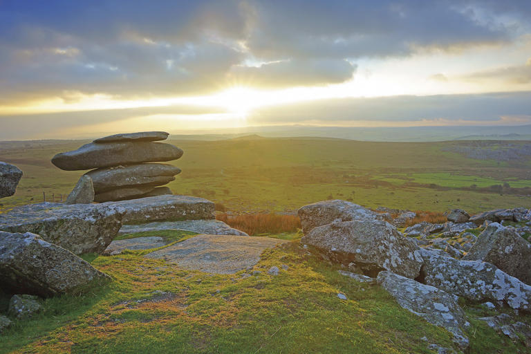 The real rock stars: mapped walks to amazing rock formations