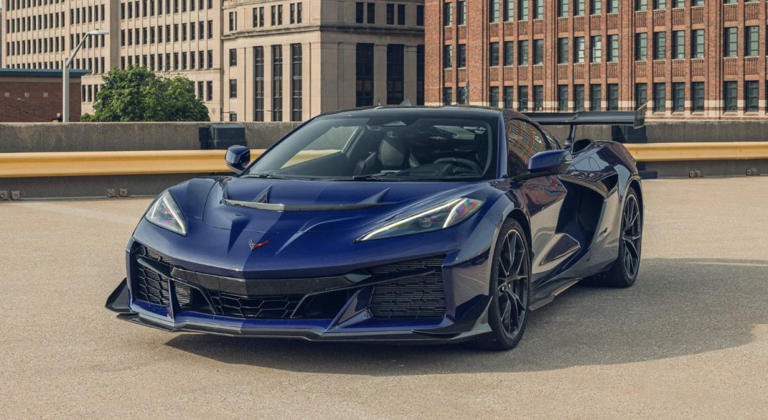 Chevrolet Corvette ZR1 2025: la supercar da 1.064 CV che fa discutere ...