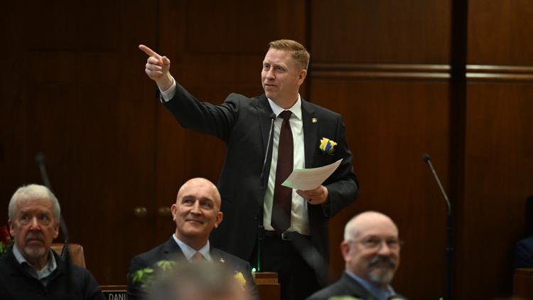 Oregon Republicans shake up leadership as Bonham announces resignation ...