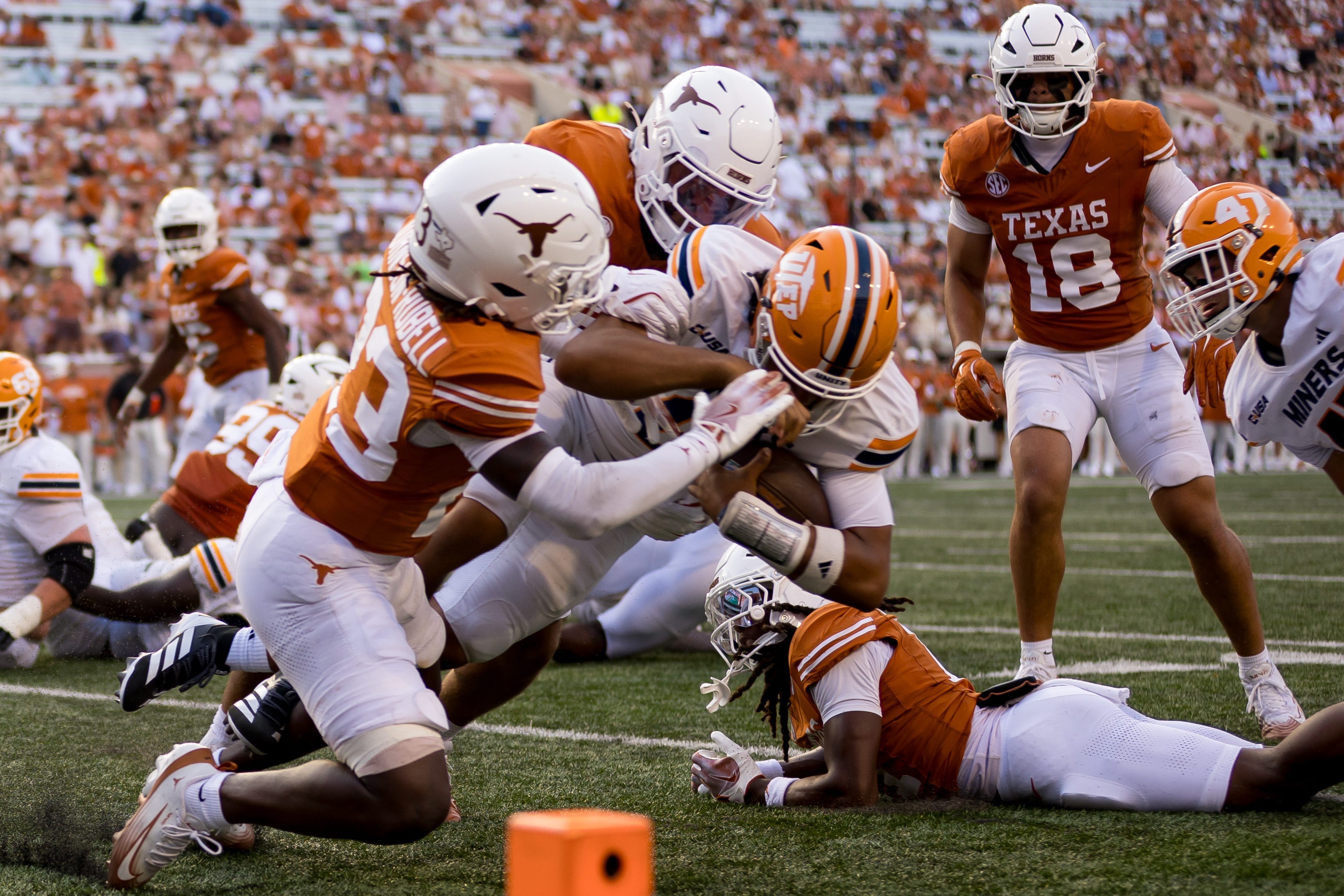 Texas' elite defense gives the offense (some) time to figure things out