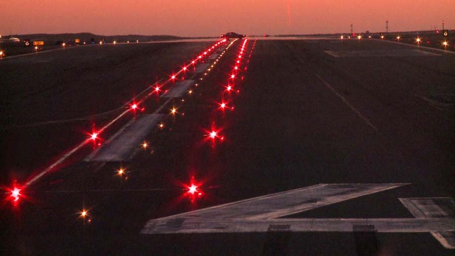FAA Seeks New Runway Lighting System