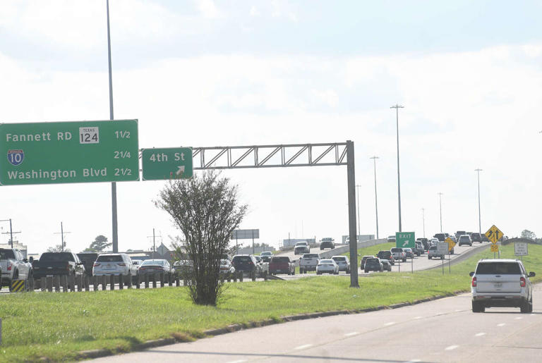 Rain slows Beaumont morning commute