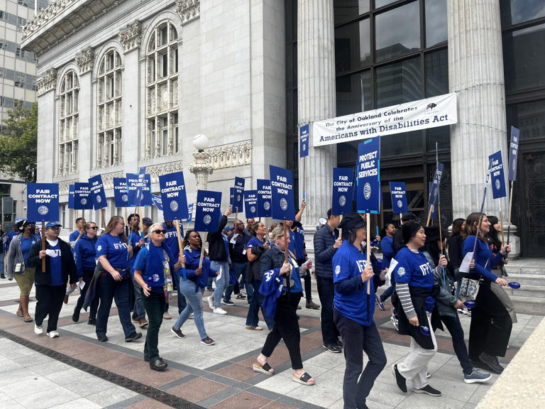 Oakland city workers’ new union contracts approved