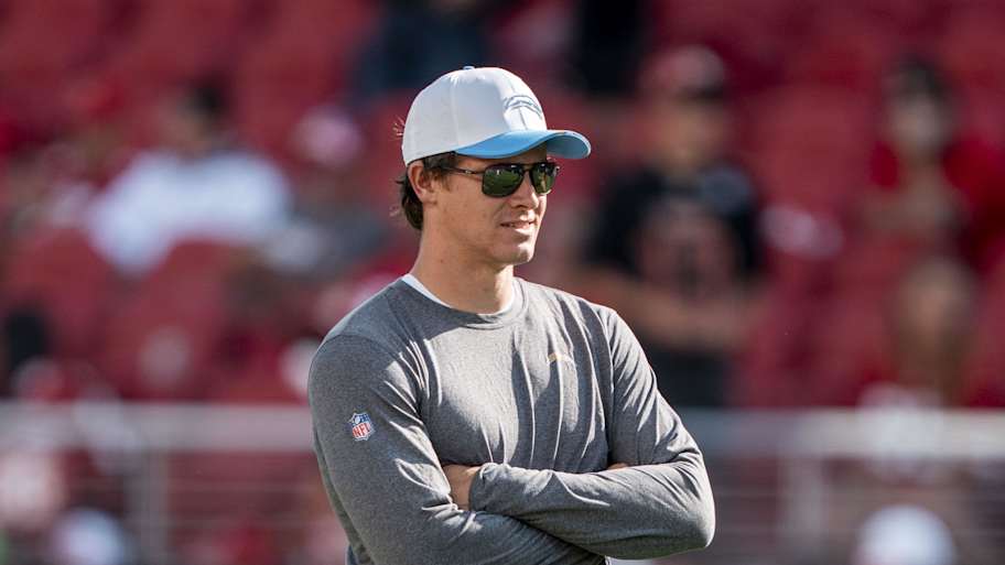 Chargers QB Justin Herbert uses a little bird to show his disdain for ...