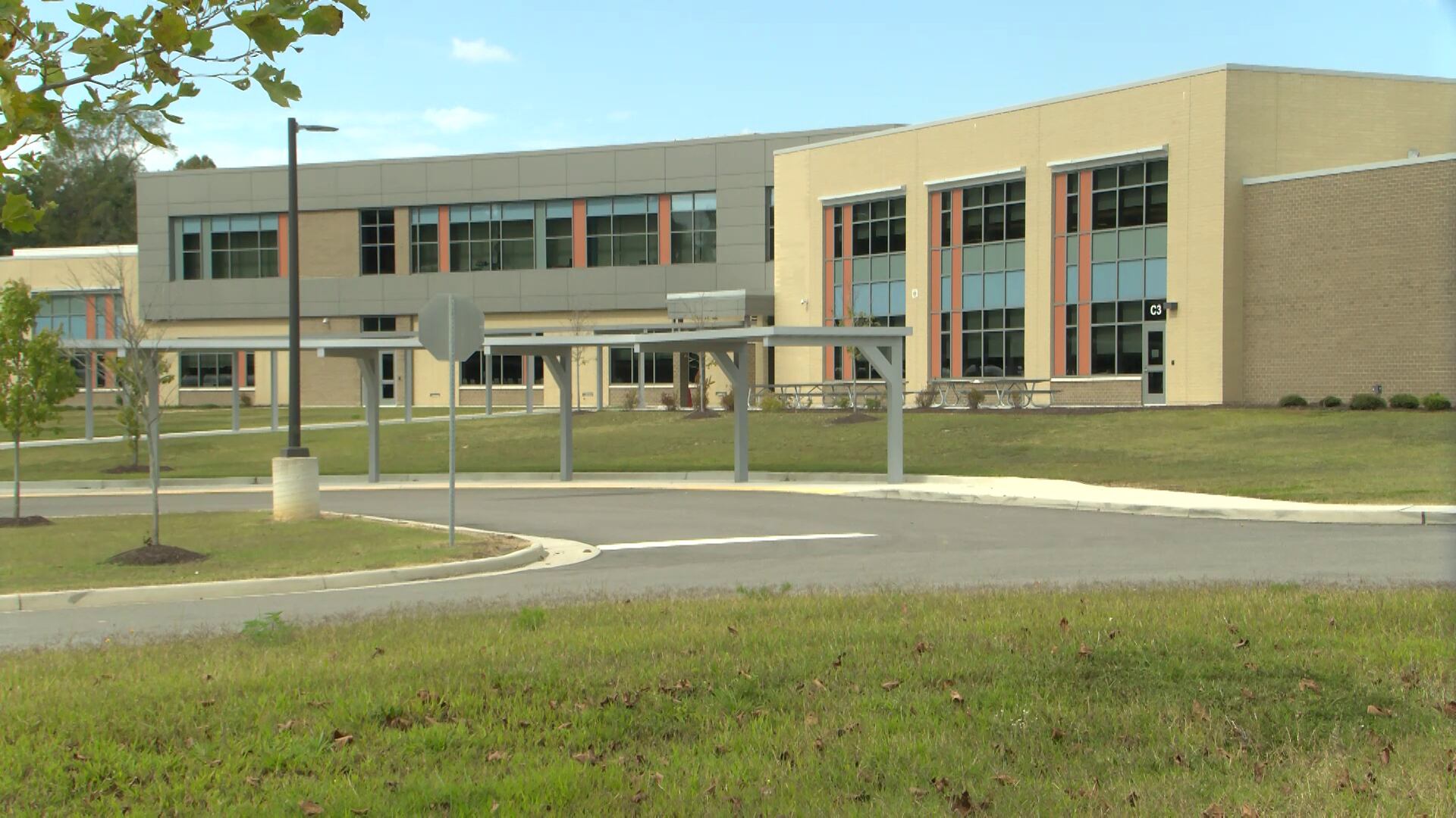 Student suffers minor injury in New Kent school bus crash