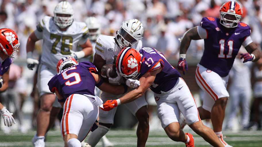 Clemson Tigers LB Says "Too Many Mistakes" Led to Georgia Tech Loss