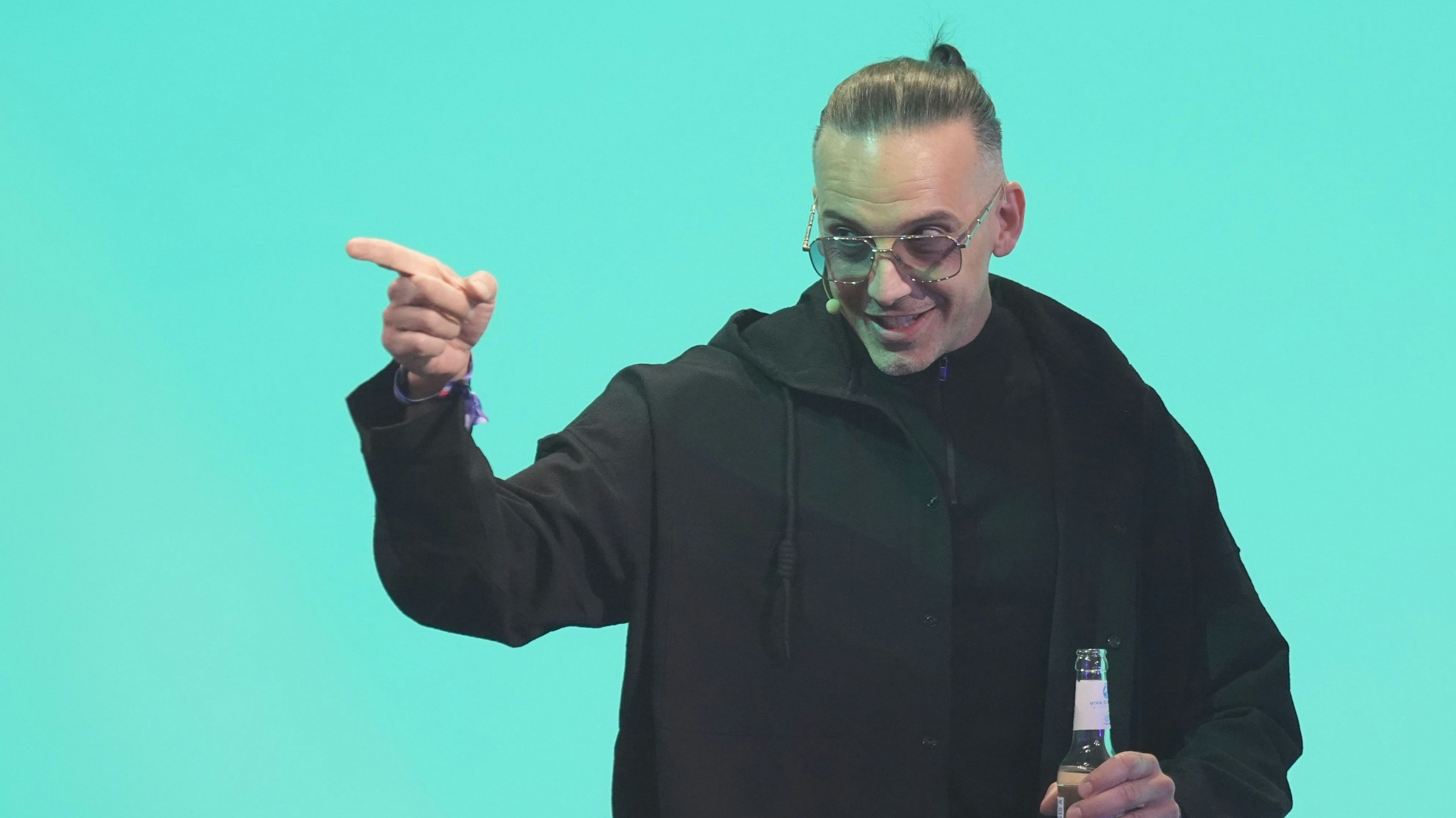 Mit "Forever" – Rapper RAF Camora stürmt wieder Platz 1