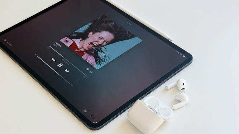 AirPods Get 6 New Features In Latest Firmware Update Following iOS 26 ...