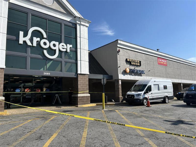 Armored truck driver shot outside Atlanta Kroger; suspect caught
