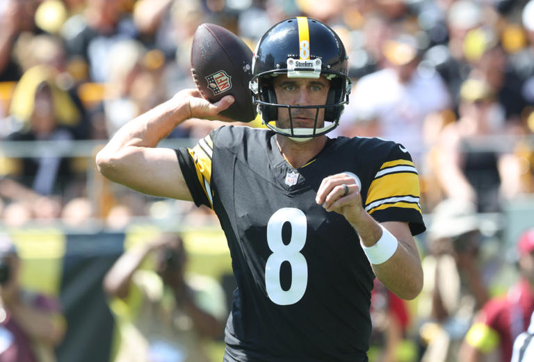 Aaron Rodgers Makes NFL History in Steelers-Seahawks Game