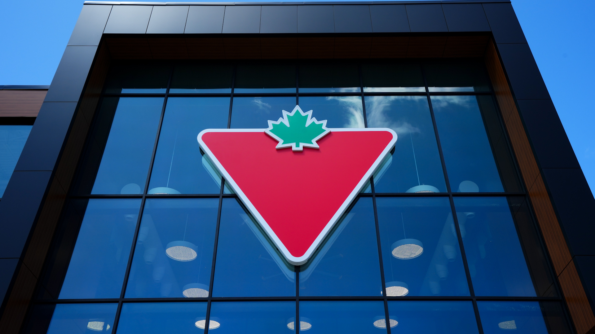 Canadian Tire, Tim Hortons form loyalty program partnership