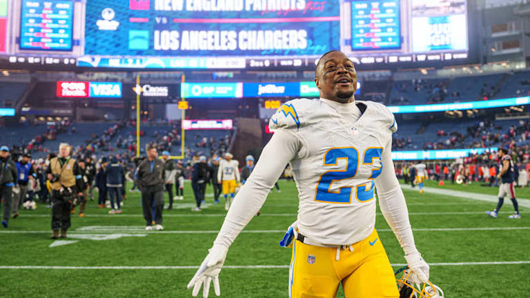 Chargers make last-second roster moves before MNF kickoff vs. Raiders