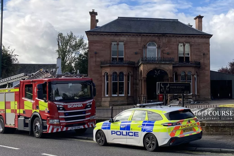 Huge fire rips through Bothwell restaurant as fire crews race to early ...