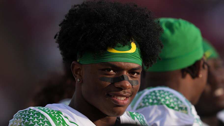 Unexpected Oregon Duck Earns Big Ten Defensive Player Of Week