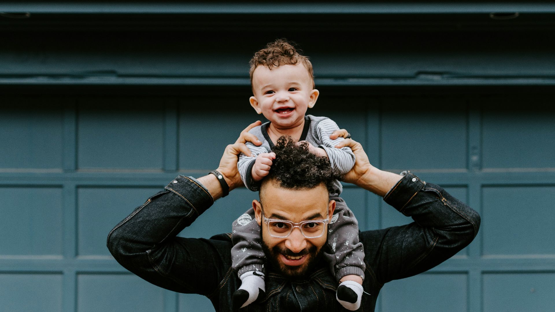 10 Signs That You Had A Good Upbringing & 10 You Didn’t