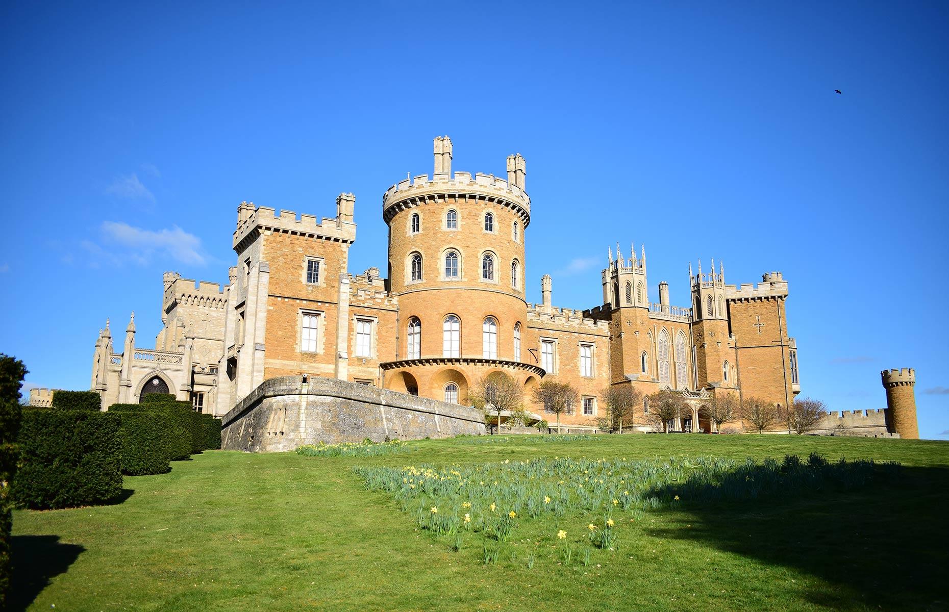 28 famous stately homes and castles you've seen on screen
