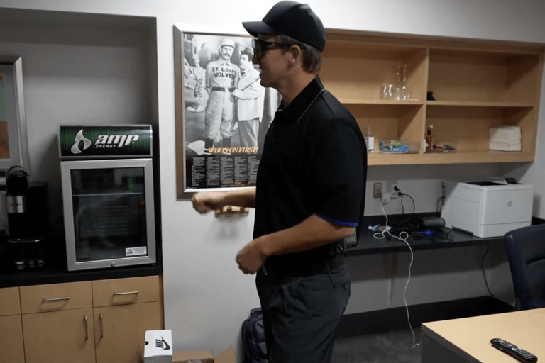 Watch Eli Manning’s surprise appearance at Savannah Bananas game after ...