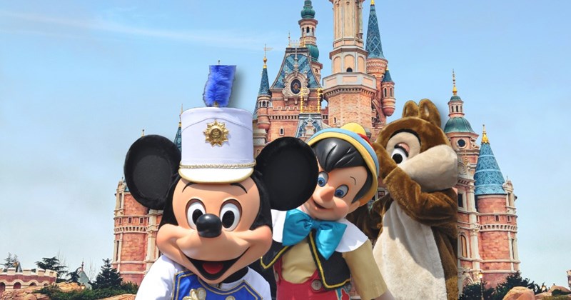 Entitled Disney adult falsely accuses woman of cutting the line at ...