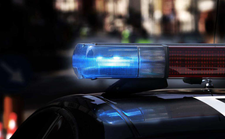 Crews respond to gas leak after vehicle crashes into boutique in Gig Harbor