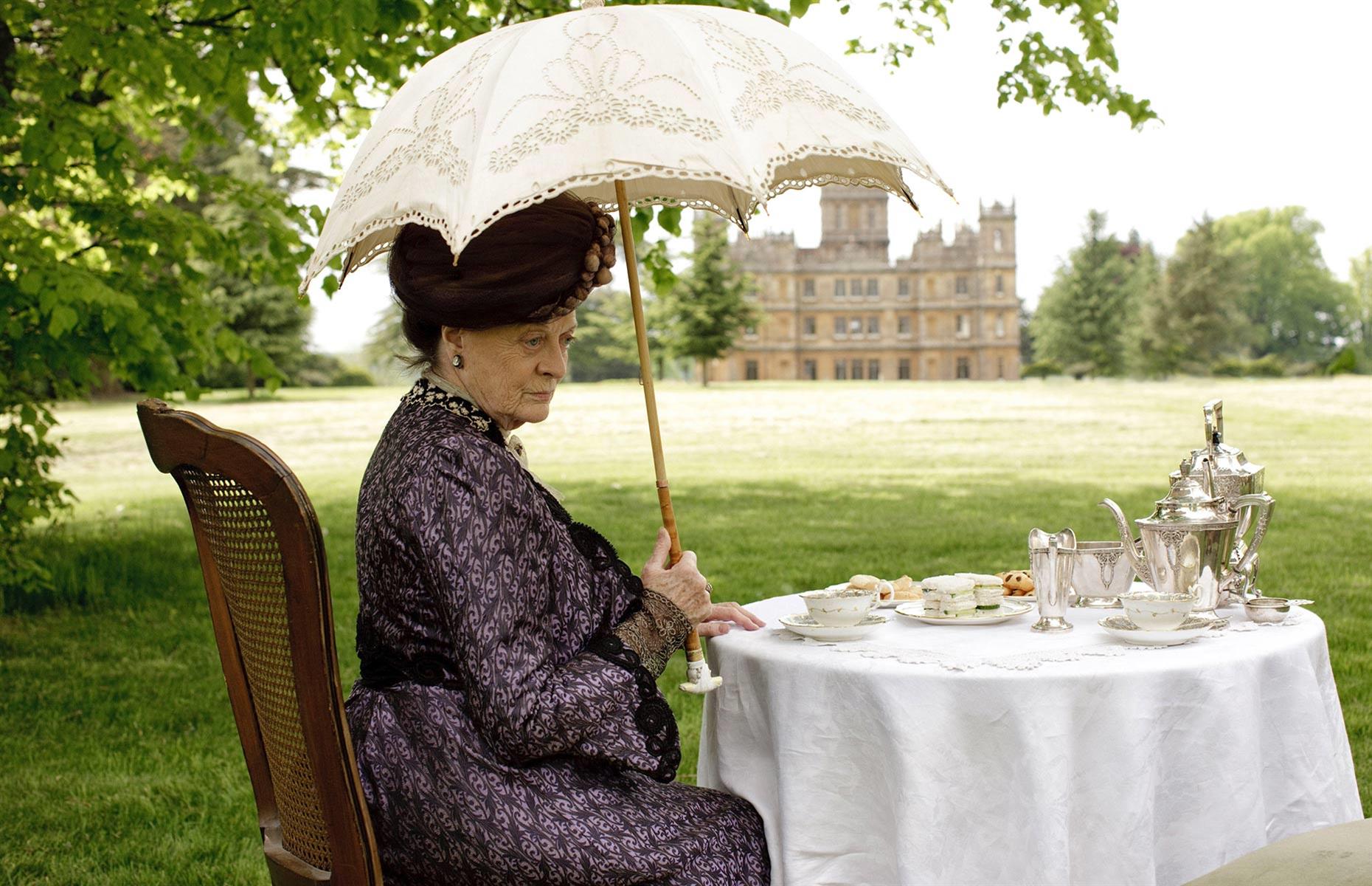 28 famous stately homes and castles you've seen on screen