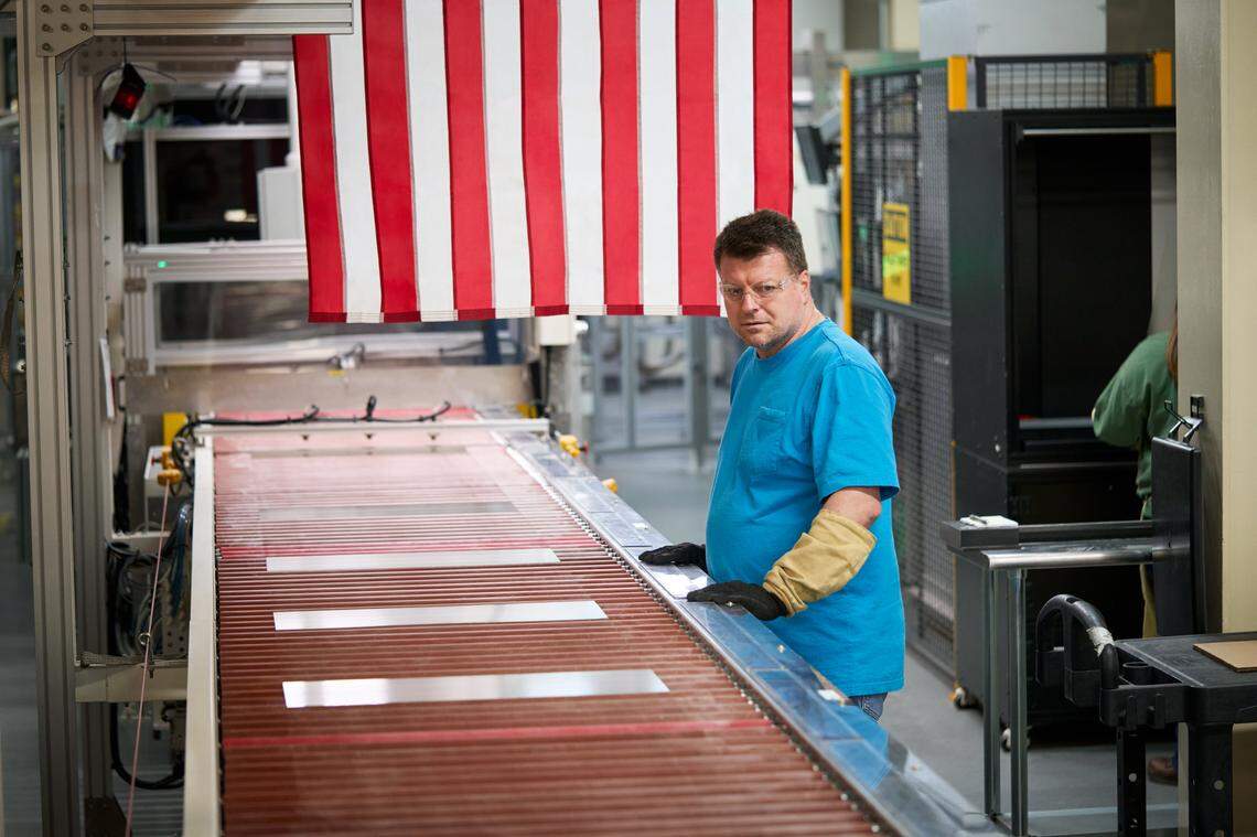 This Central KY factory will make glass for every iPhone and Apple Watch