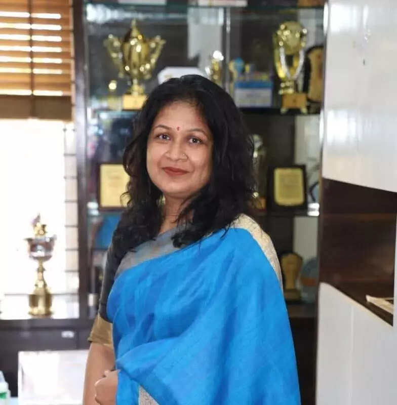 Dr Giri is first woman prez of Maha IMA