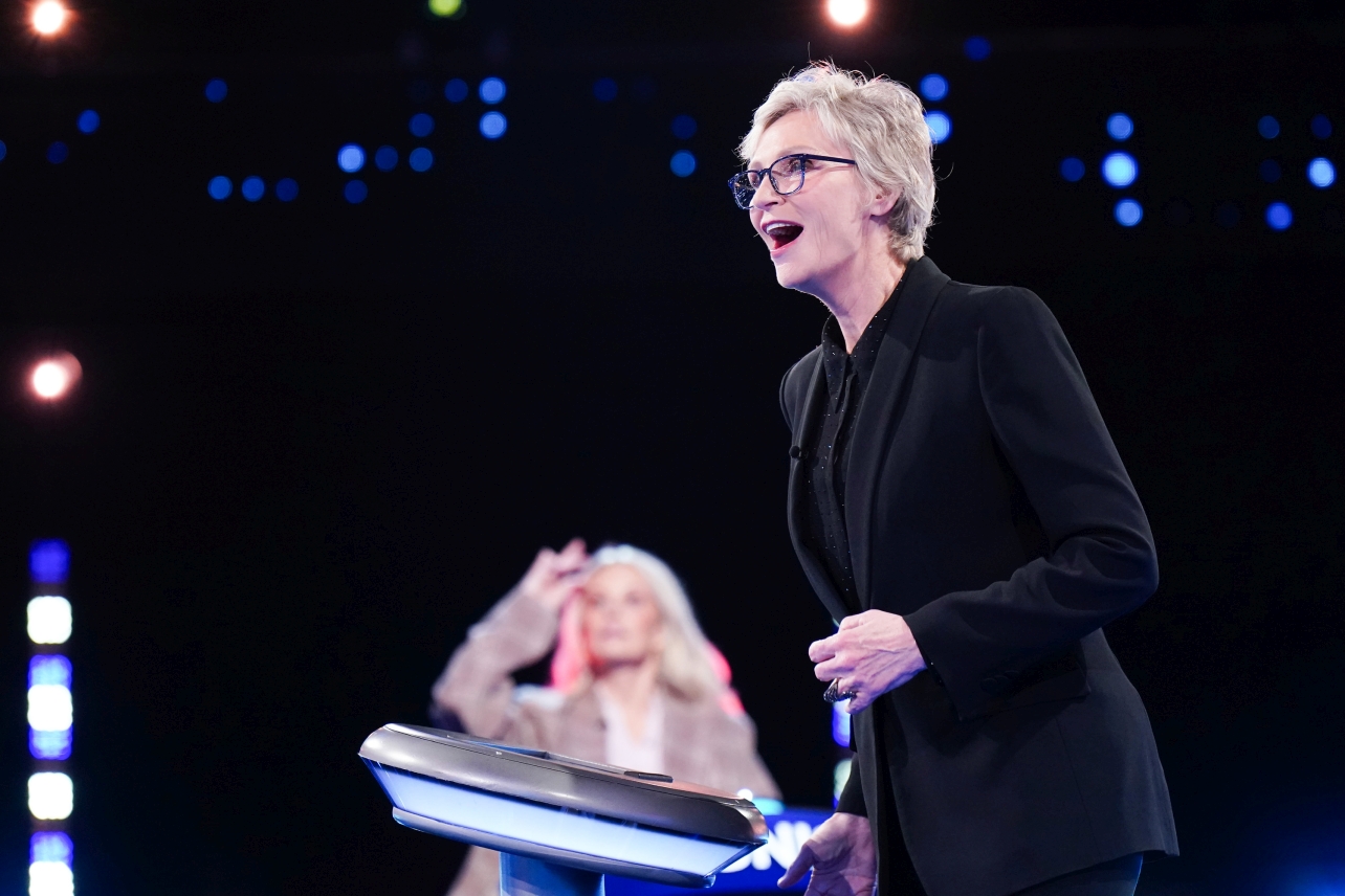 Stream It Or Skip It: ‘Celebrity Weakest Link’ On Fox, Where Jane Lynch ...