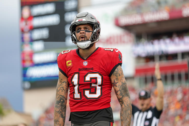 Buccaneers' Mike Evans teases retirement early into 2025 season