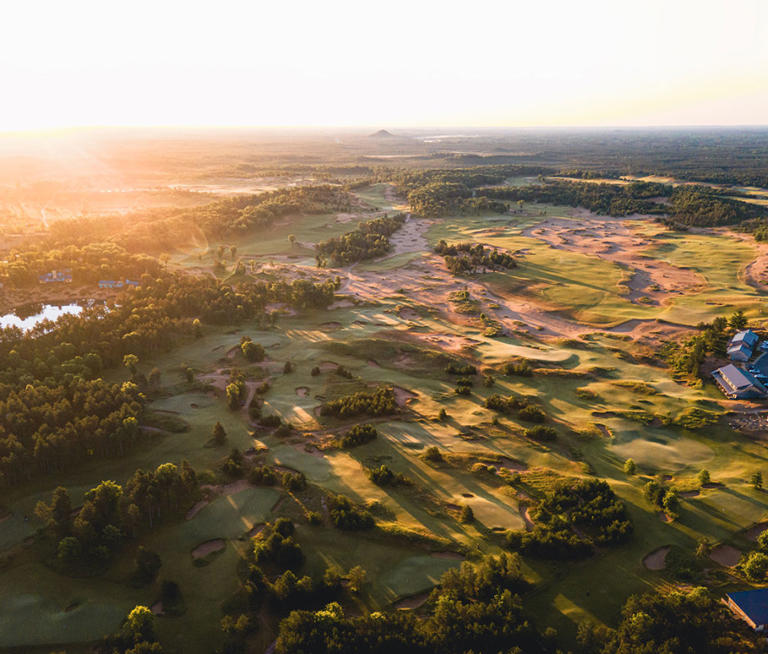 A Complete Guide to America’s Fastest-Growing Golf Destination, Sand ...
