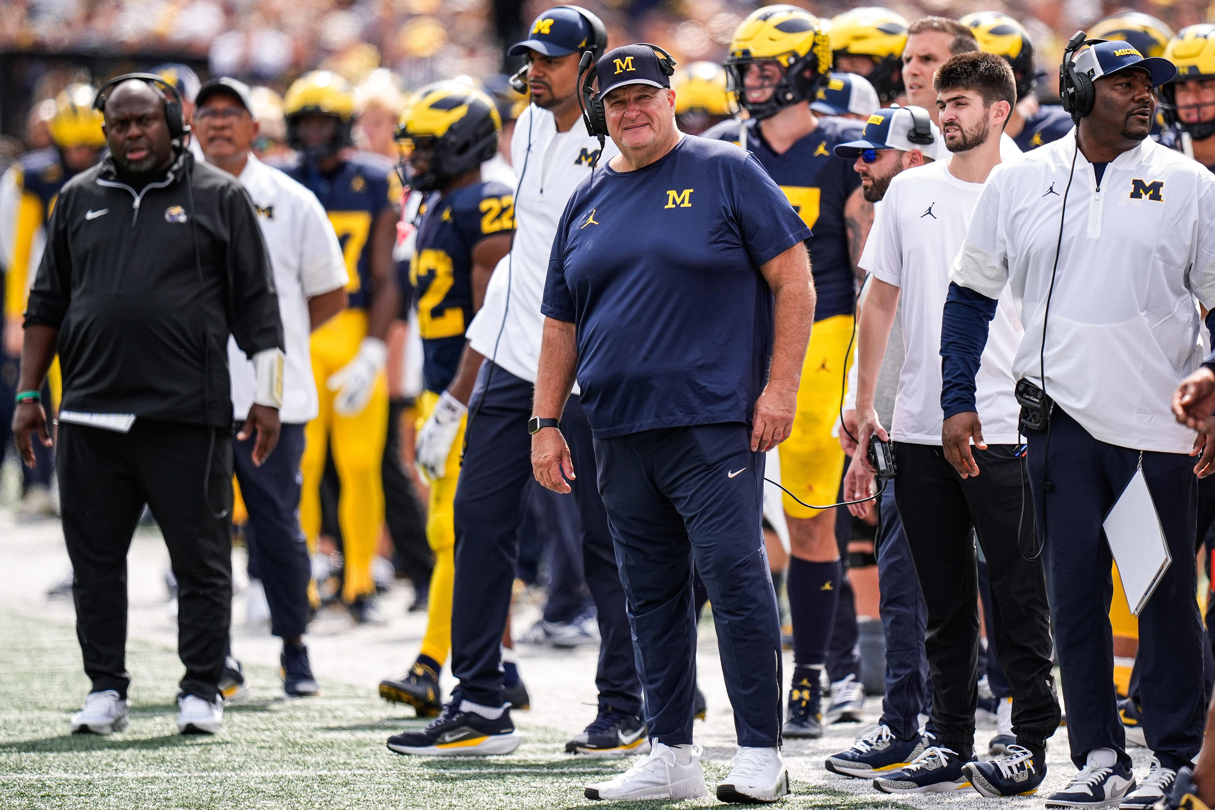 Biff Poggi hopes to be Michigan coach, fix 'malfunctioning' program