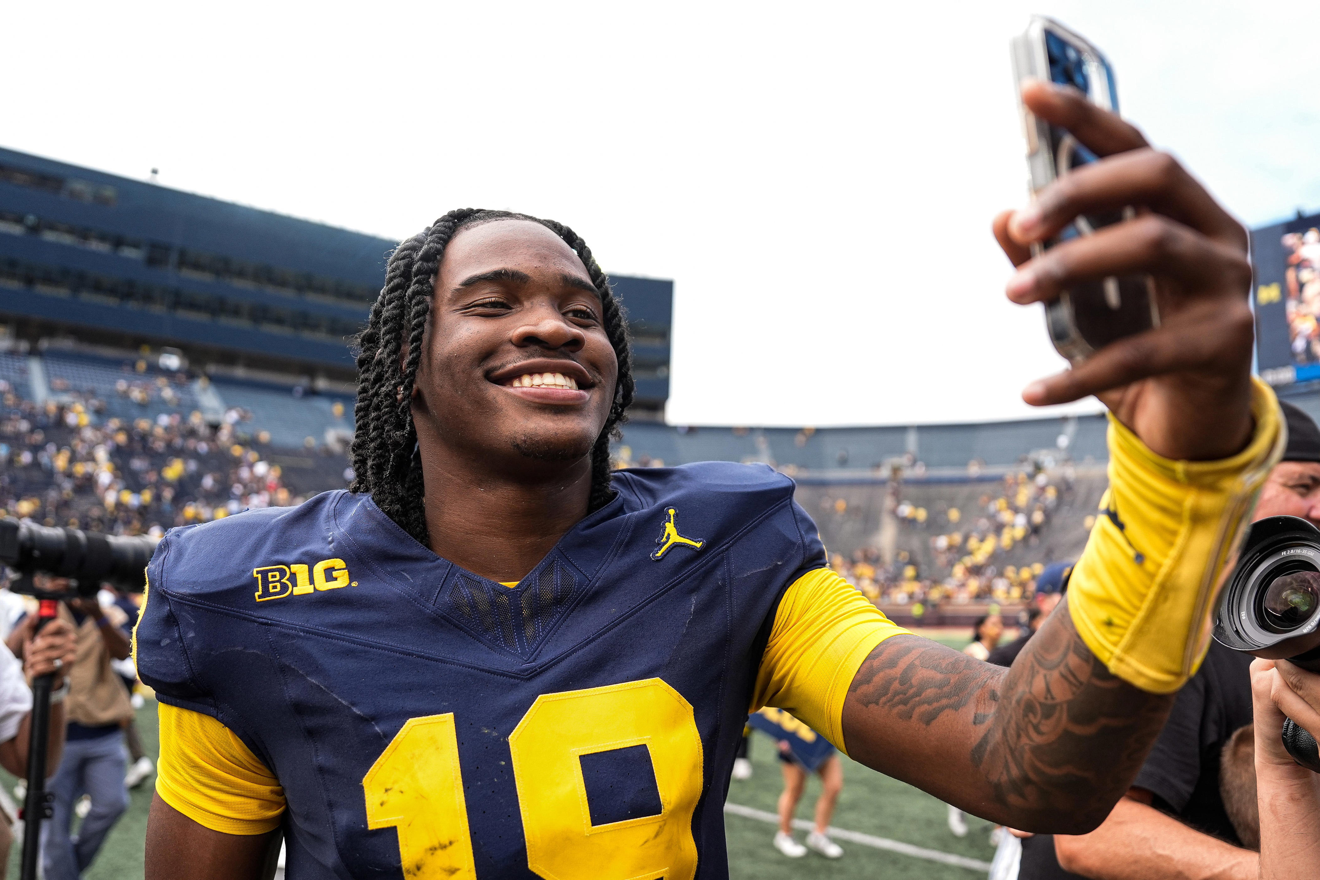 Michigan QB Bryce Underwood 'has the green light' the rest of the season