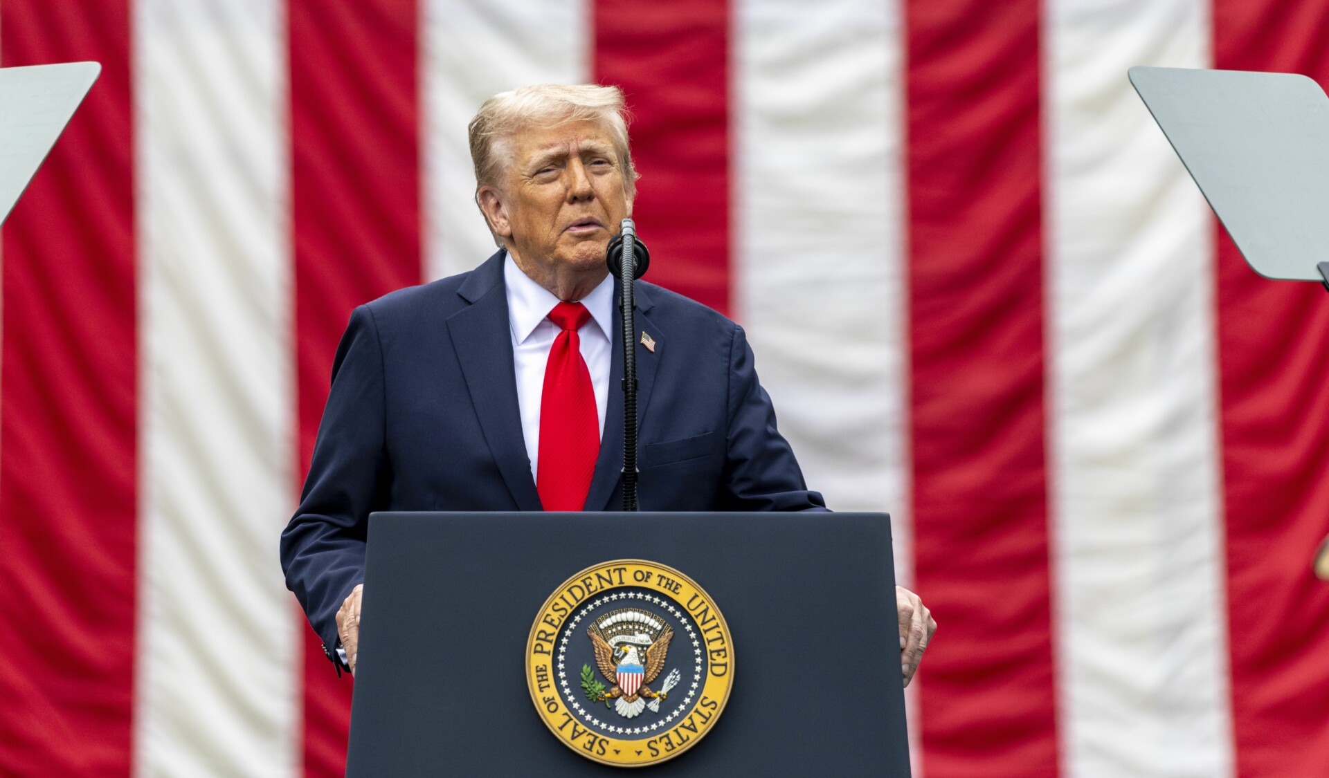 Ο Τραμπ προτείνει τον διαμελισμό του Ντονμπάς για να τερματιστεί ο ...