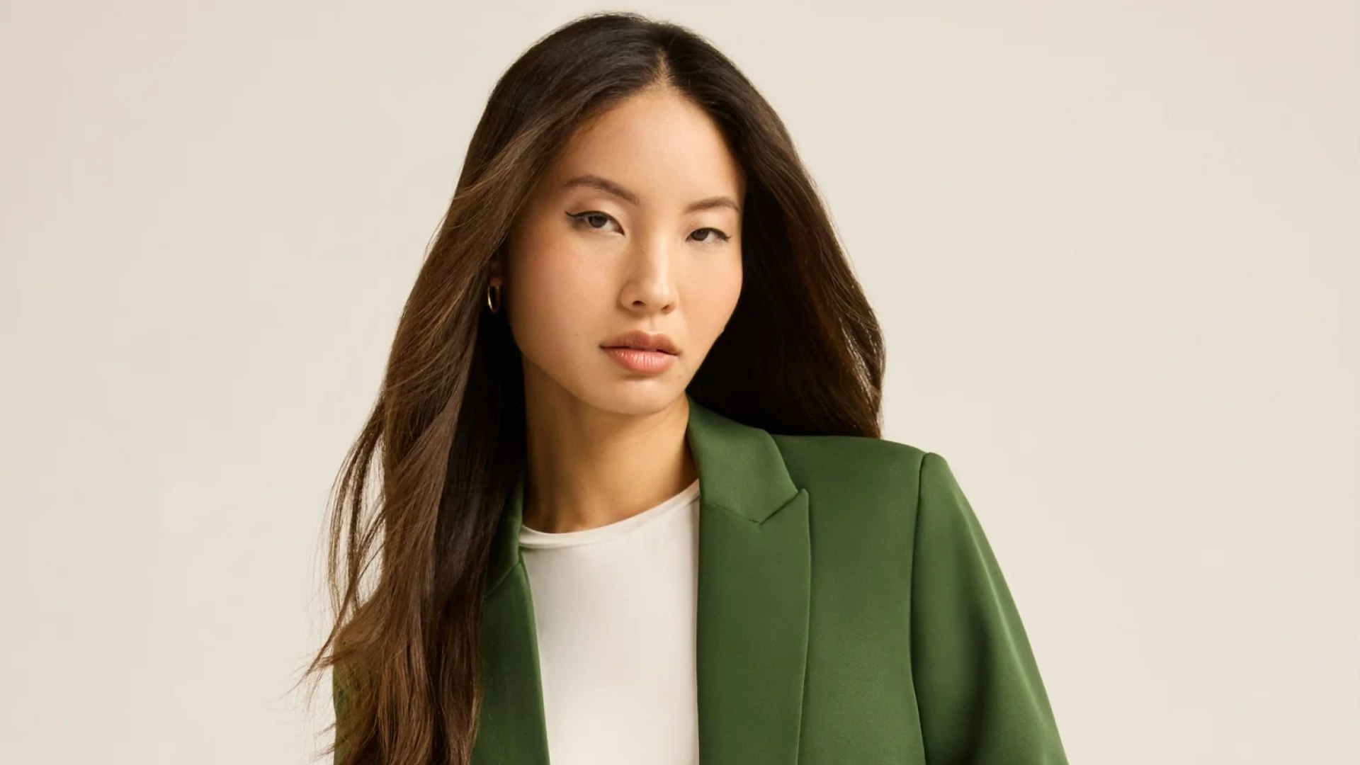 What's in My Bag? Gorgeous Green Fall Looks From Walmart!