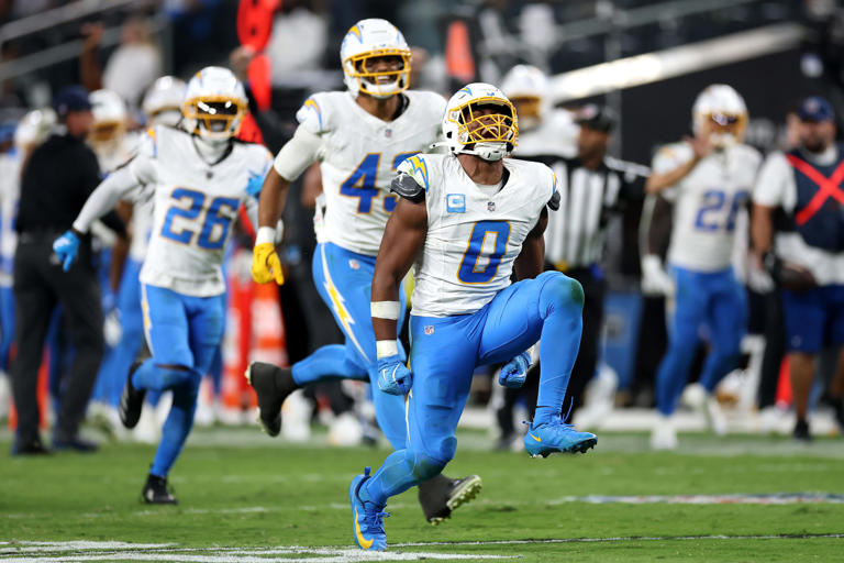 Chargers defense stifles Raiders in 'Monday Night Football' win: Highlights