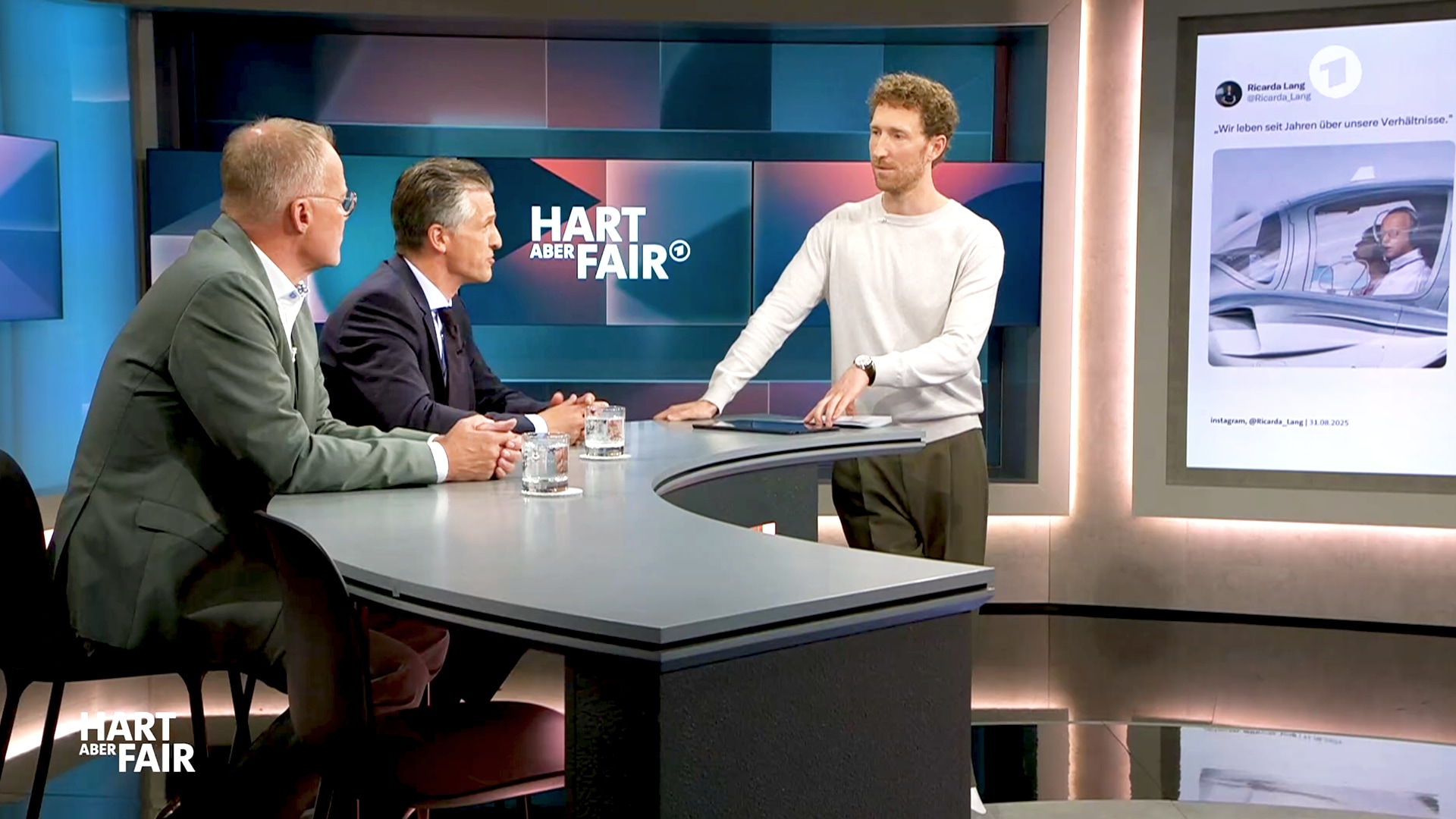 "Hart aber fair": Klamroth zeigt Merz-Post von Ricarda Lang, Thorsten ...