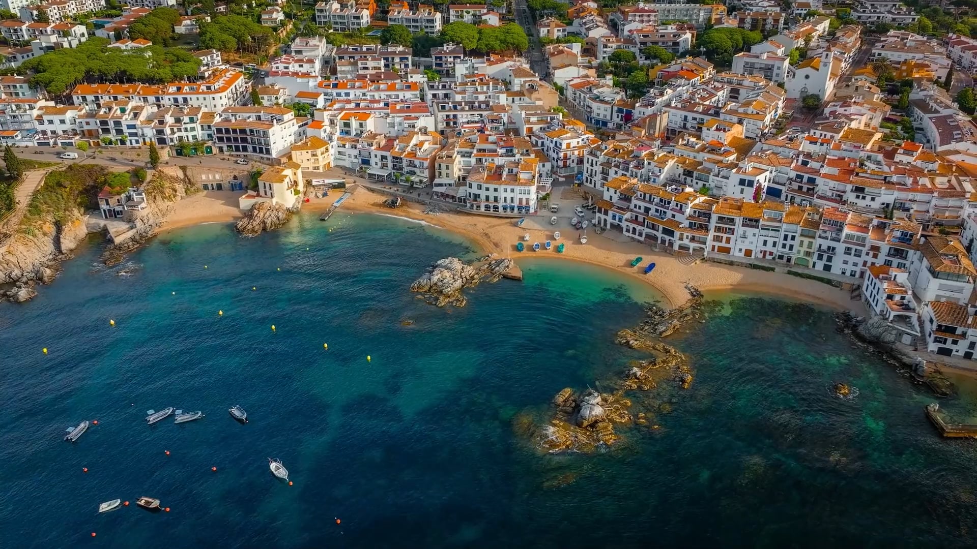 Droneutsikt over Calella de Palafrugell: Costa Bravas idylliske spanske kyster