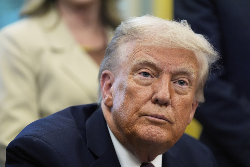 Trump wouldn't call Minnesota governor after Democrat was slain but now ...