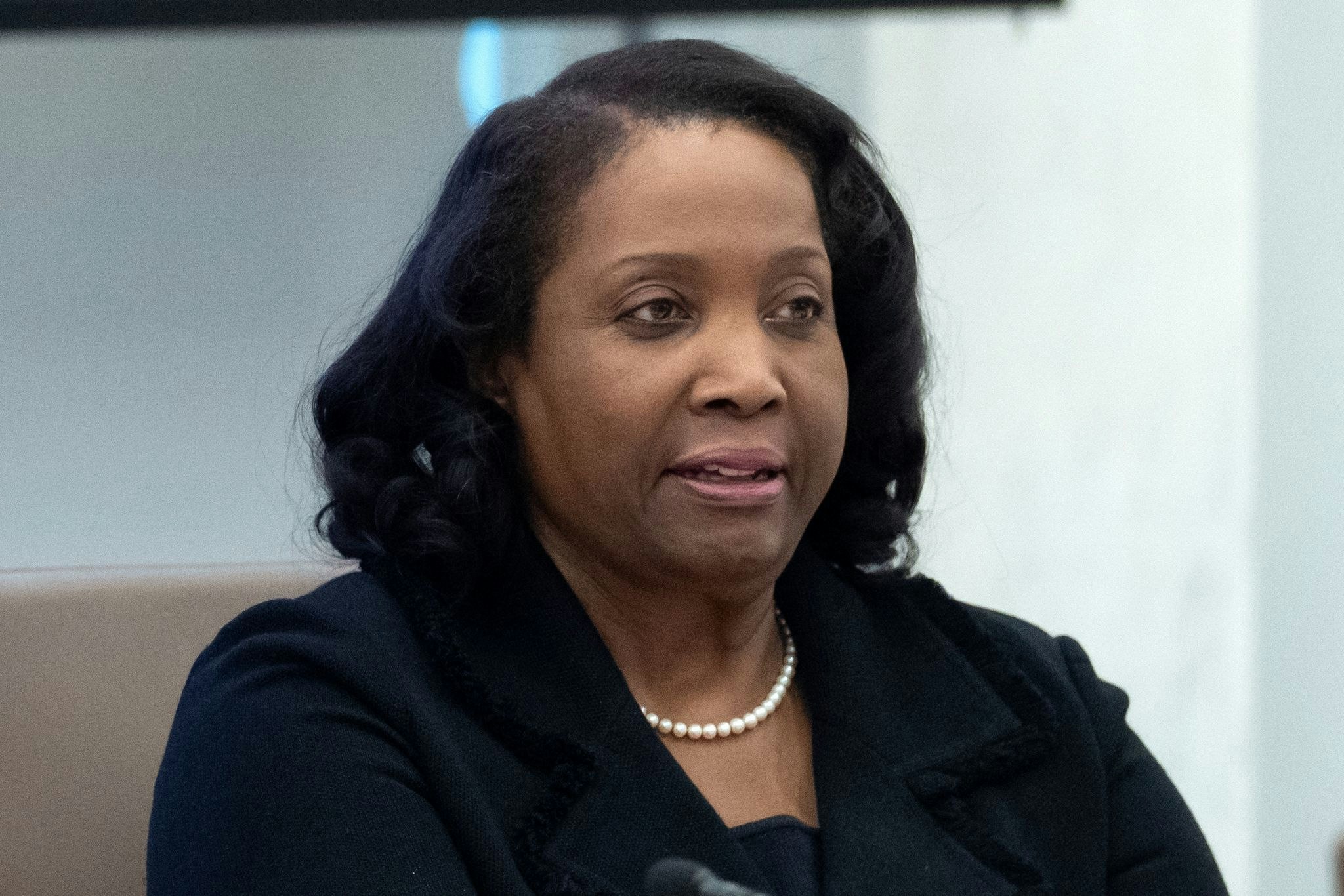 Trump gegen die US-Notenbank: Bewegung im Fed-Vorstand: Cook bleibt ...