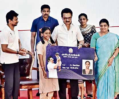 TN holds out ‘Anbu Karangal’ to orphaned kids