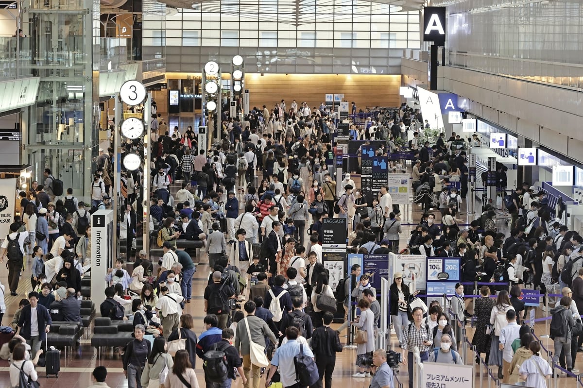 Haneda security officer arrested for cash theft during checks