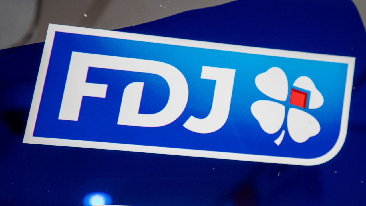 Ce ticket à gratter FDJ à 1 € fait sensation pour Noël : jusqu’à 5 000 ...
