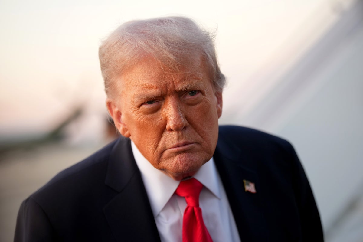 Donald Trump says he will sue New York Times for $15bn