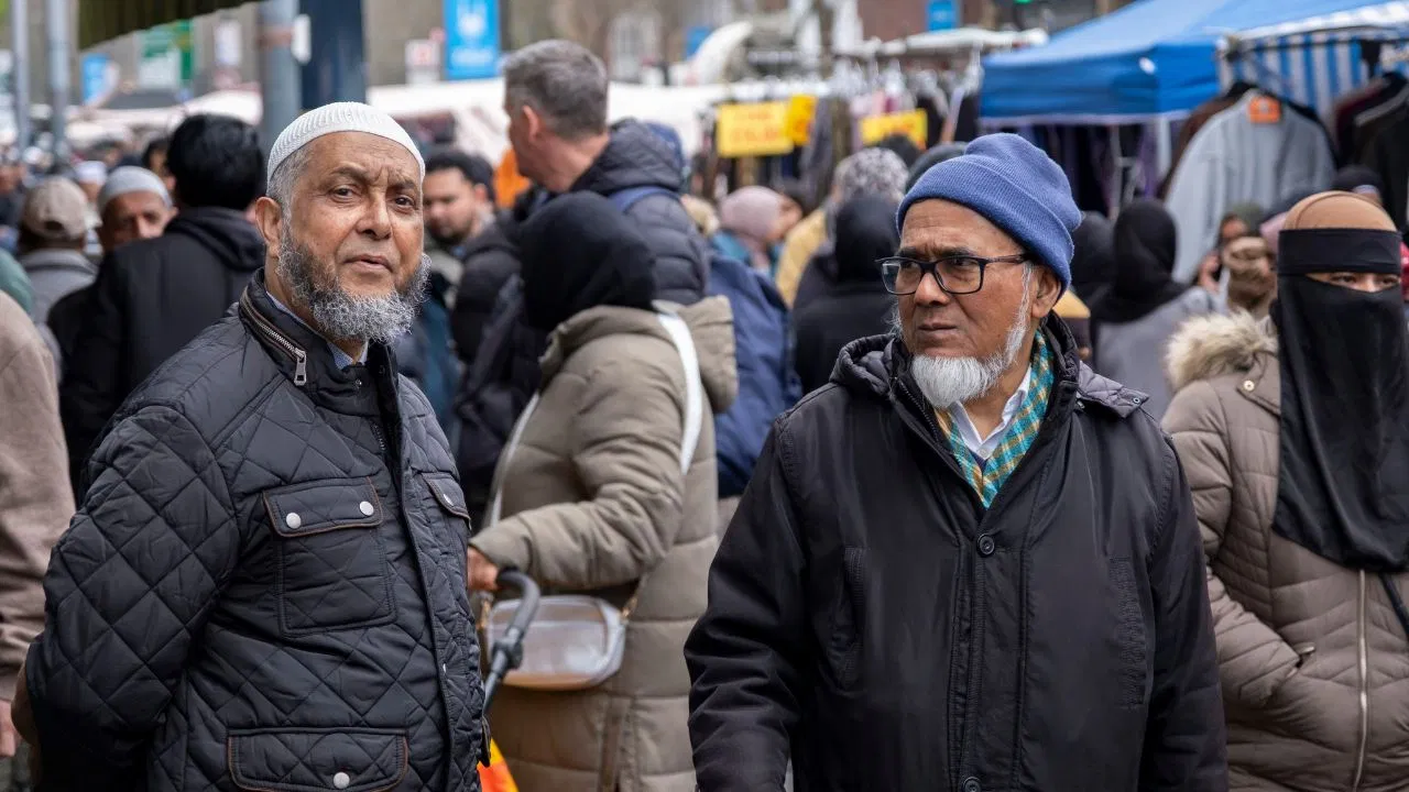 Rising Muslim Population in London: How India-Pakistan Connections Play ...