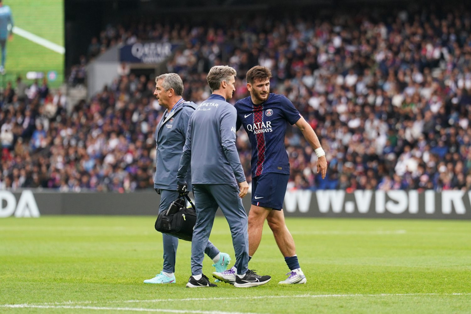 PSG vs Atalanta – Kvaratskhelia indoors, a return to training