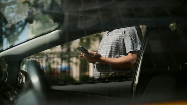 Tourist in Delhi sees Uber rating drop from 4.8 to 4.39, asks Reddit ...
