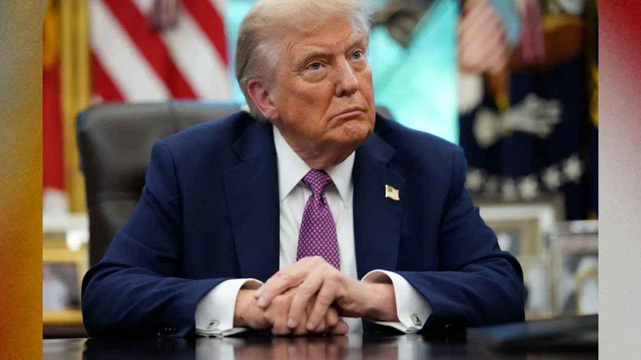 Why Donald Trump Has Been Hiding His Right Hand Lately